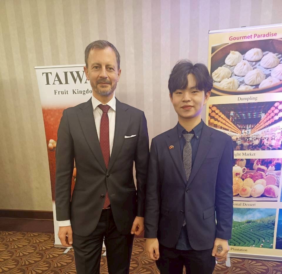 #歐洲教育旅行 #斯洛伐克 #布拉提斯拉瓦 #前總理 #EuropeanTour #Slovakia #Bratislava #VIS國際實驗 ...