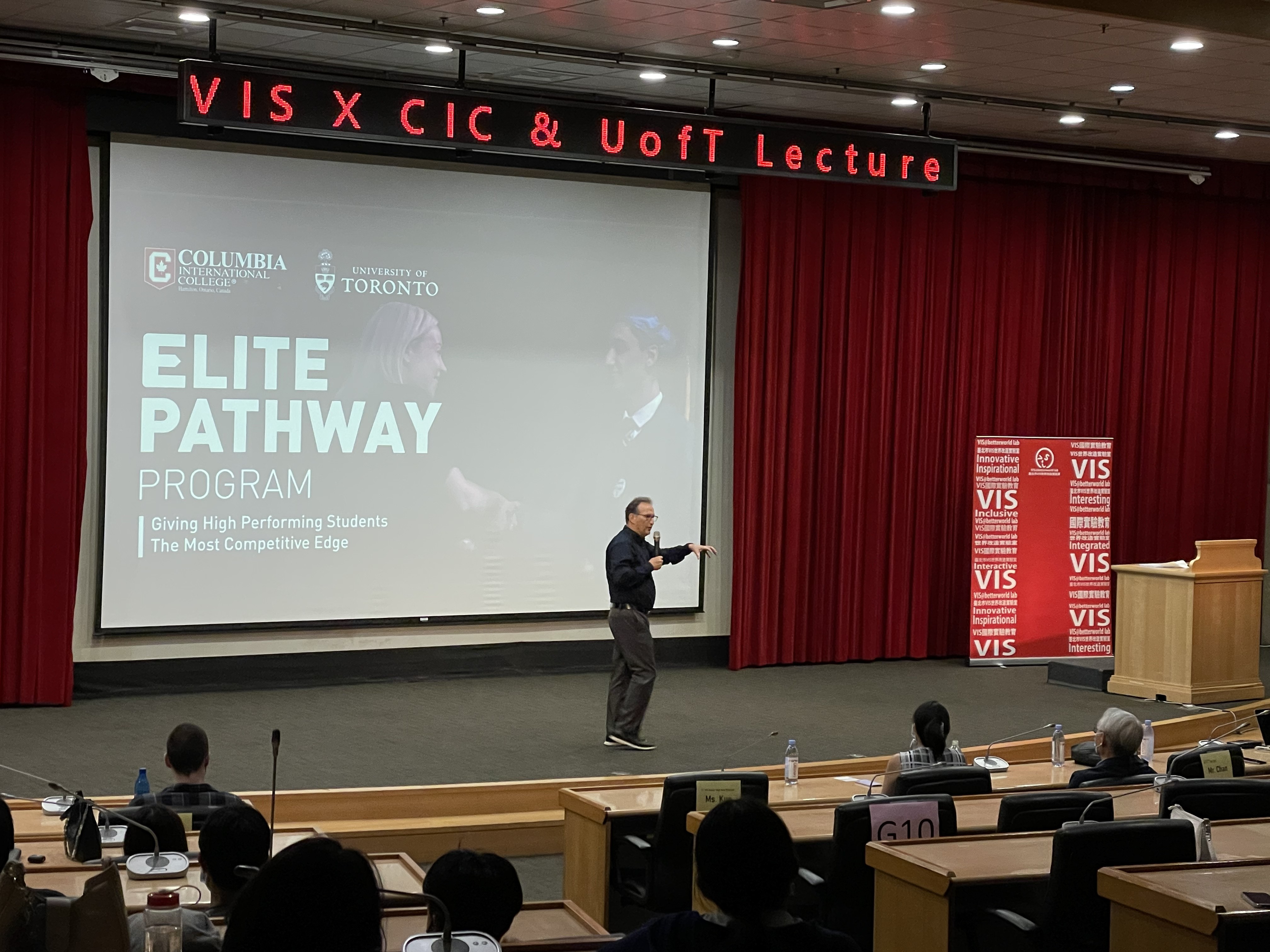 VIS加拿大夥伴學校 CIC 創辦人Mr. Clement Chan 與 多倫多大學（UofT）的校代表Mr. Ken Withers 學術 ...